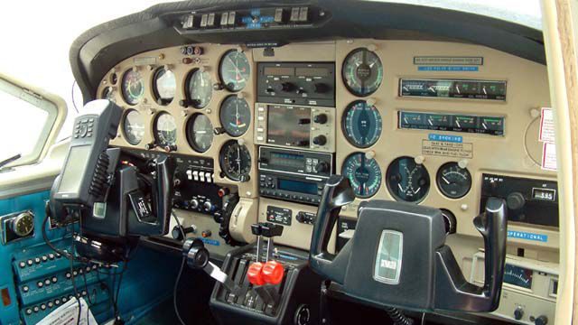 Cessna C337 Skymaster Panel for FS2004